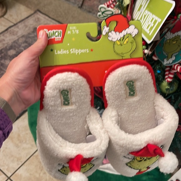 Dr. Seuss | Shoes | The Grinch Slippers Limited Edition Various Sizes ...